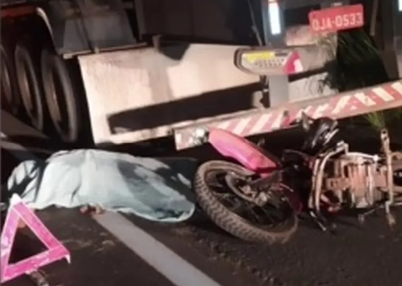 Motociclista Morre Ao Colidir Na Traseira De Uma Carreta Em Caxias