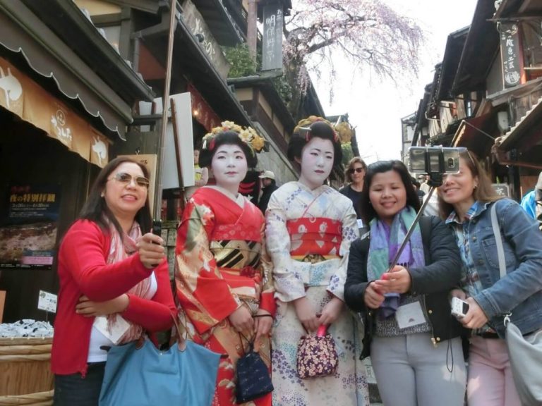 Geisha The Entertainers Of Japan Japan City Tour