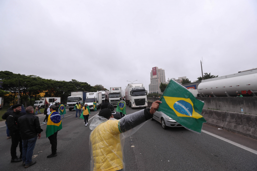 Após Pedido De Bolsonaro Bloqueios De Rodovias Caem Para 73 Em 7