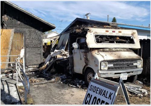 New Years Day Fire Burns Rv Damages Buildings In Ocean Beach