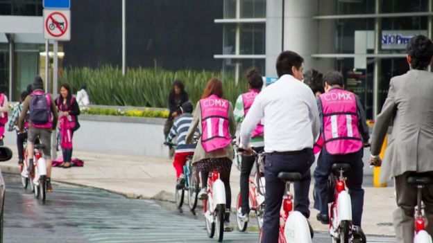 Regalarán Chalecos Y Placas Para Ciclistas