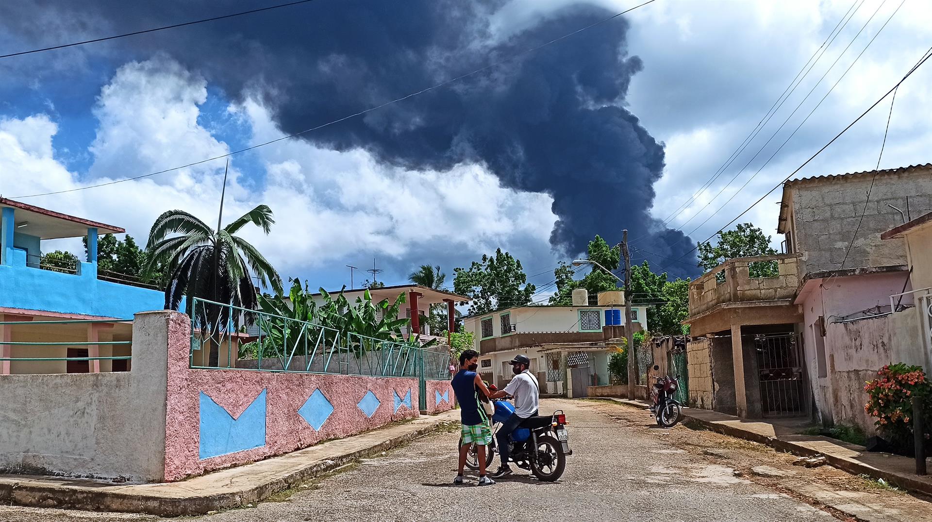 Incendio En Matanzas Cuba Llega A Tercer Depósito De Combustible