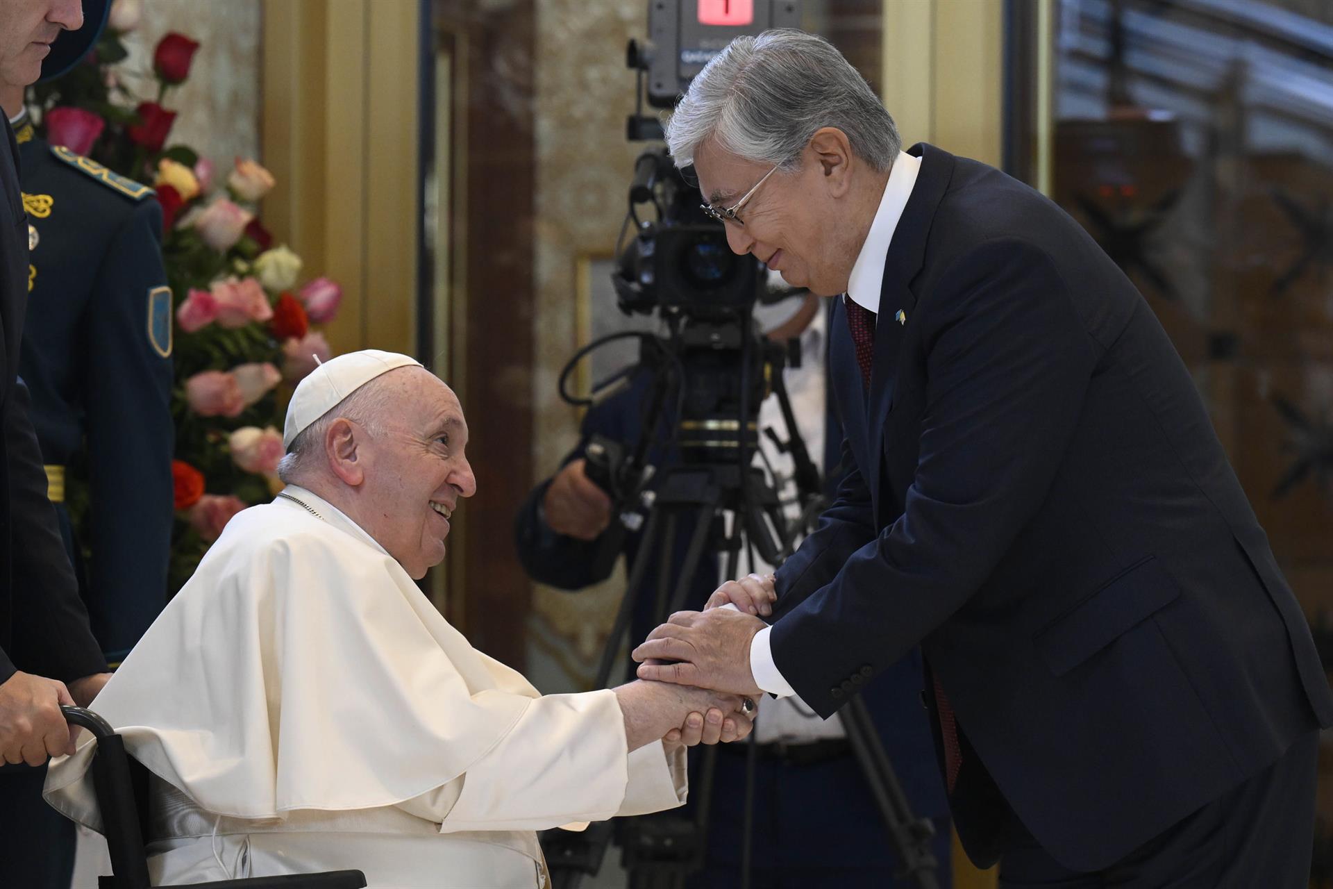 Papa Francisco Llega A Kazajistán Para Amplificar El Grito De Los Que