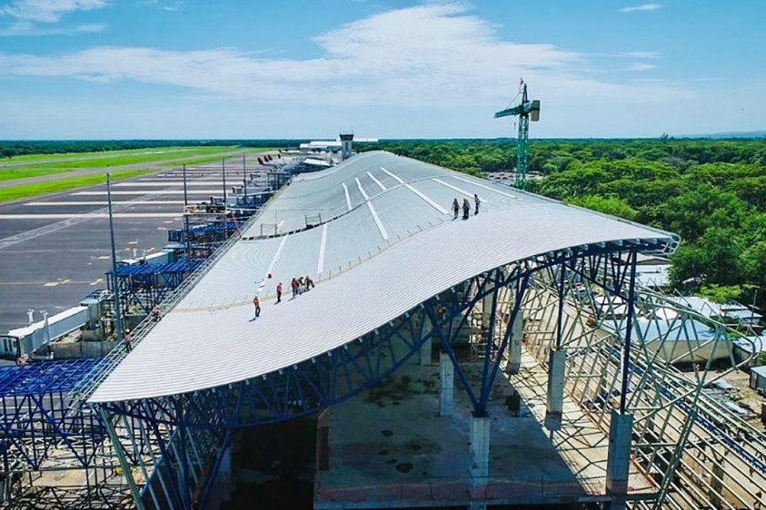 Nueva Terminal De Pasajeros En El Aeropuerto De El Salvador En Un 80