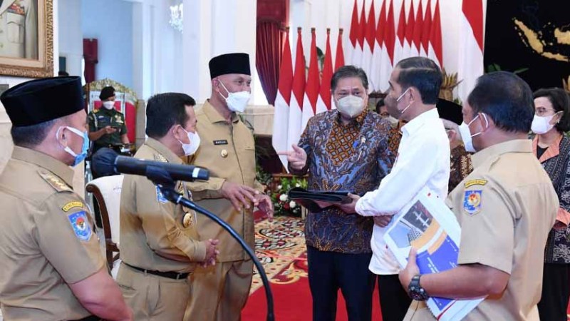 Jokowi Minta Kepala Daerah Gunakan Apbd Tekan Laju Inflasi Akibat