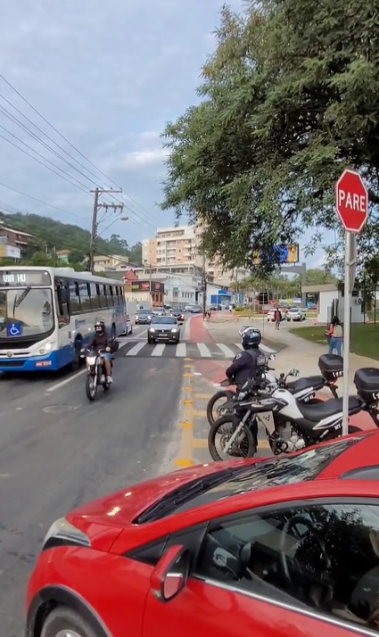 Trânsito Na Rua Deputado Antônio Edu Vieira Mobilidade Floripa