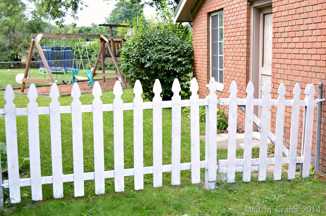 Spray Painting A Picket Fence Mad In Crafts