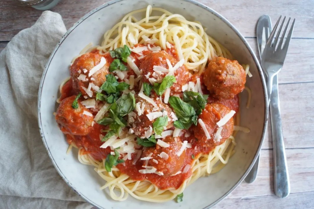 Spaghetti Med Kødboller Opskrift Madlingdk