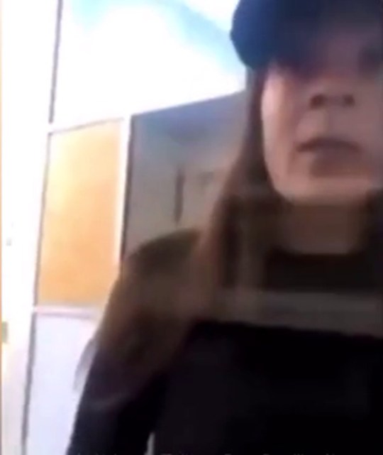 Angry Mum Confronts Sons Bully And Threatens To Rip His Face Off