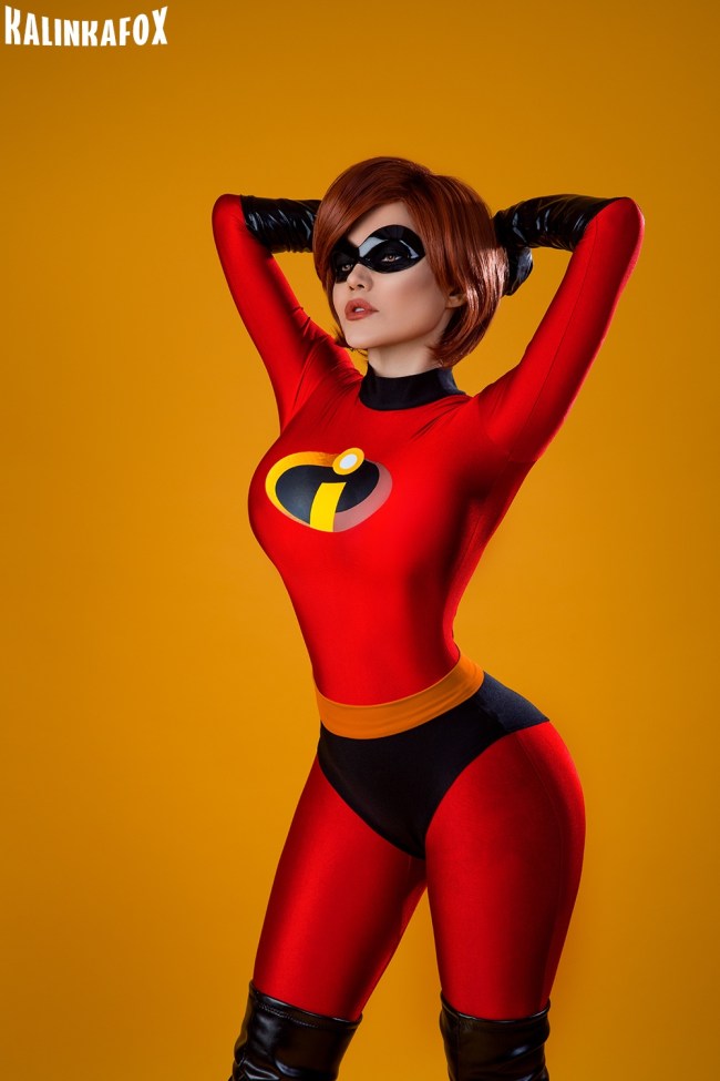 Elastigirl Cosplay From The Incredibles Media Chomp