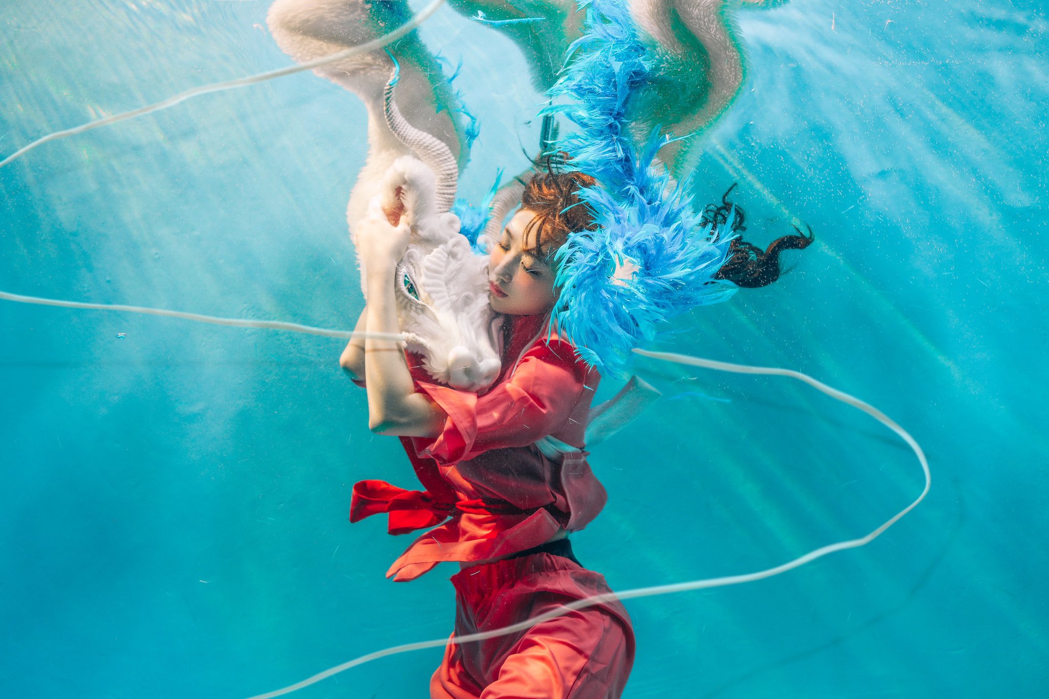 Sen From Spirited Away Underwater Cosplay Media Chomp