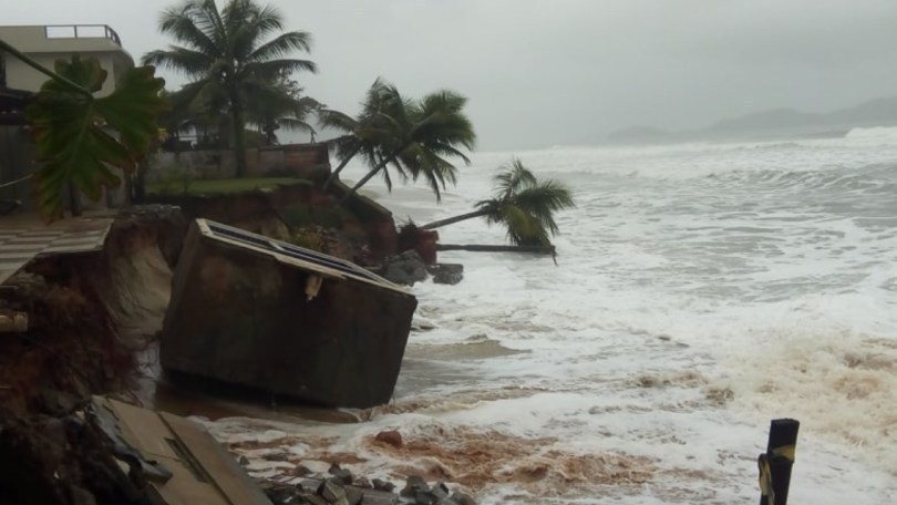 Marinha Emite Alerta Para Ondas De Até 25 Metros No Litoral Baiano Nos