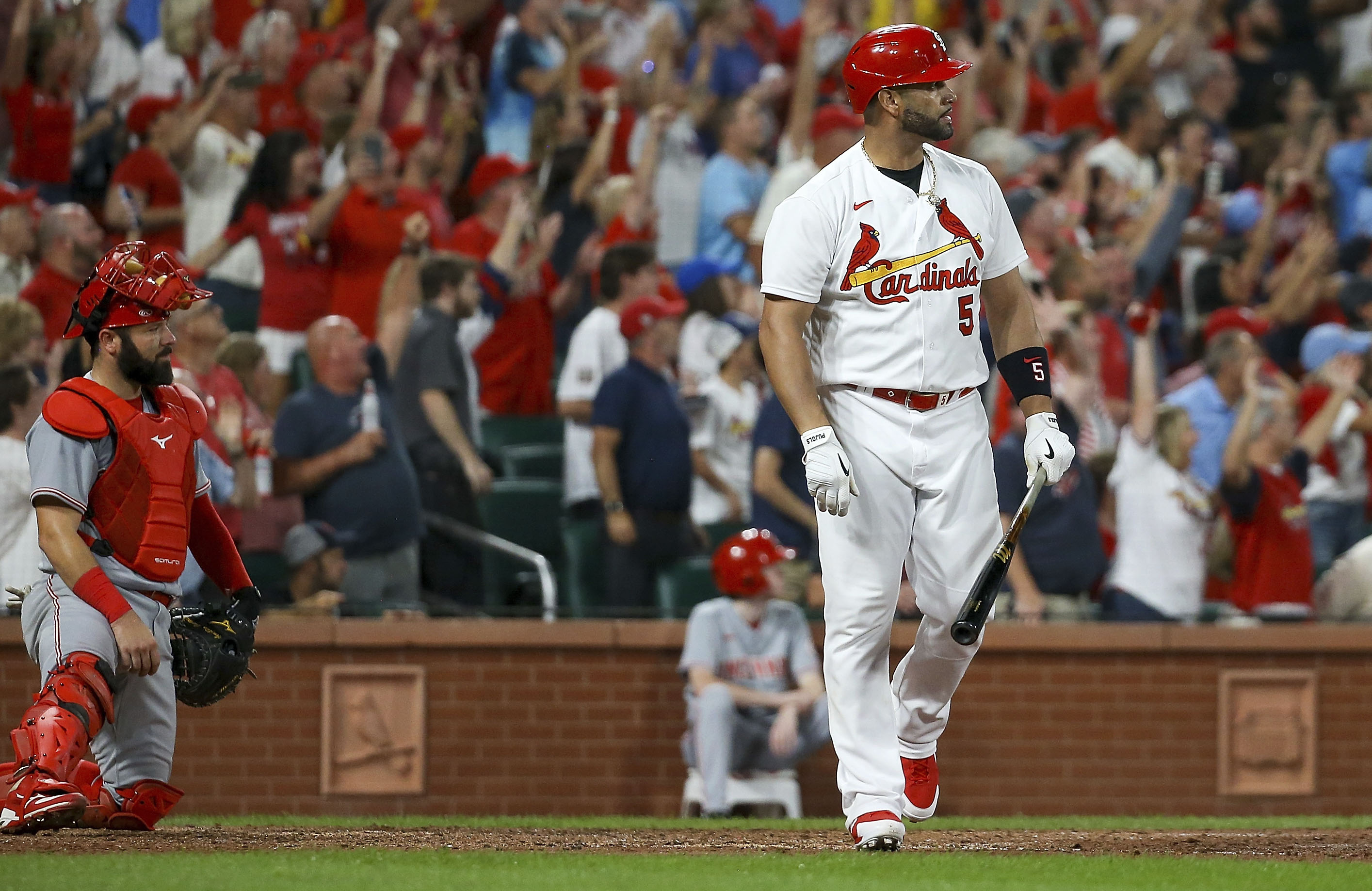 Albert Pujols Hits The 698th Homer Leading The Cardinals Past The Reds