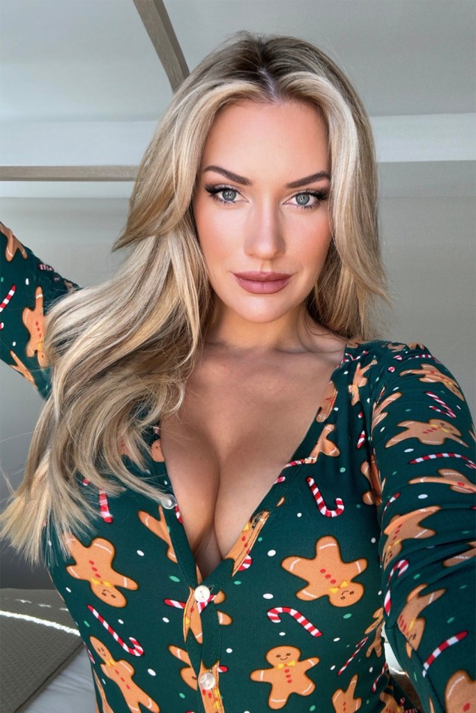 Paige Spiranac Publie Le Dernier Selfie De Clivage Au Milieu De La