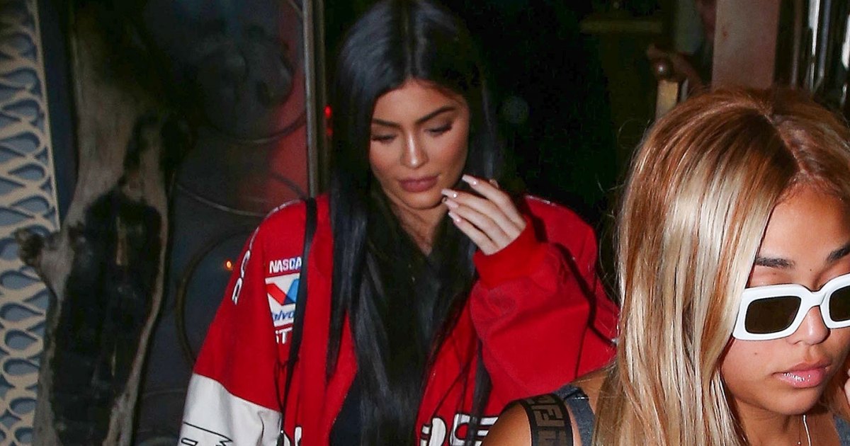 Photos Kylie Jenner Suffers Spray Tan Mishap