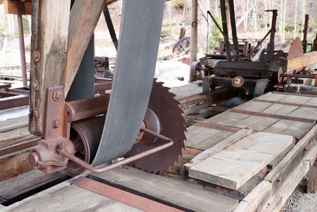 Classy Women Surprisingly Embrace The Simple Made Breckenridge Sawmill