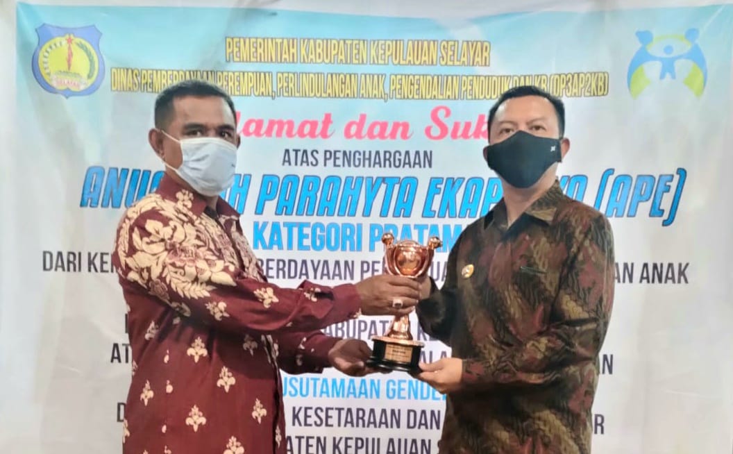 Bupati Basli Ali Kembali Terima Penghargaan Anugerah Parahita Ekapraya