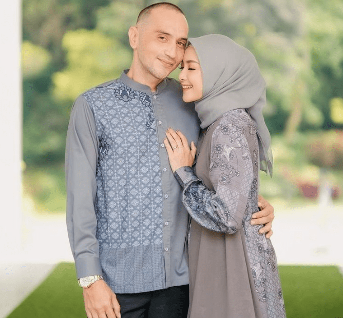 6 Inspirasi Baju Lebaran Couple Bikin Kamu Dan Pasangan Tampak Kompak