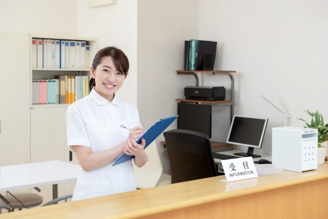 調剤薬局事務とはどんな資格？難易度や仕事内容・おすすめ通信講座をまとめました 資格woman