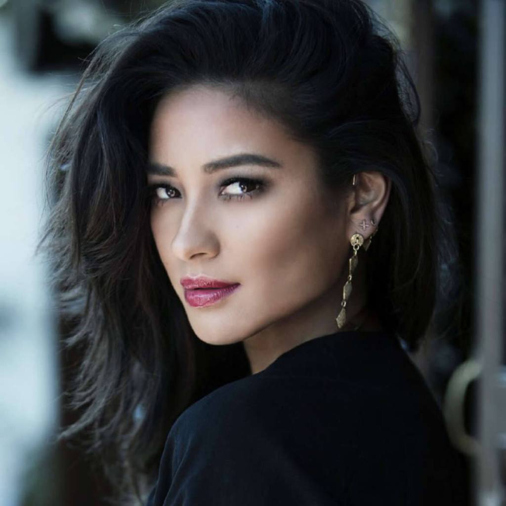 Shay Mitchell Biography