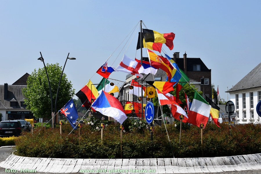 Matchen Duivels Op Groot Scherm In Vlezenbeek Sint Pieters Leeuw