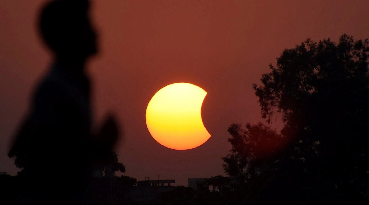 El último Eclipse Solar De 2022 Emocionó A Los Observadores Del Cielo