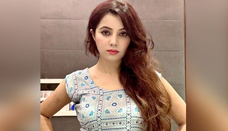 Pakistani Singer Rabi Pirzada Quits Showbiz Her Nude Pics Leaked Online