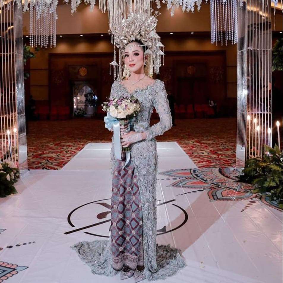 Model Kebaya Modern Terbaru Tahun 2020