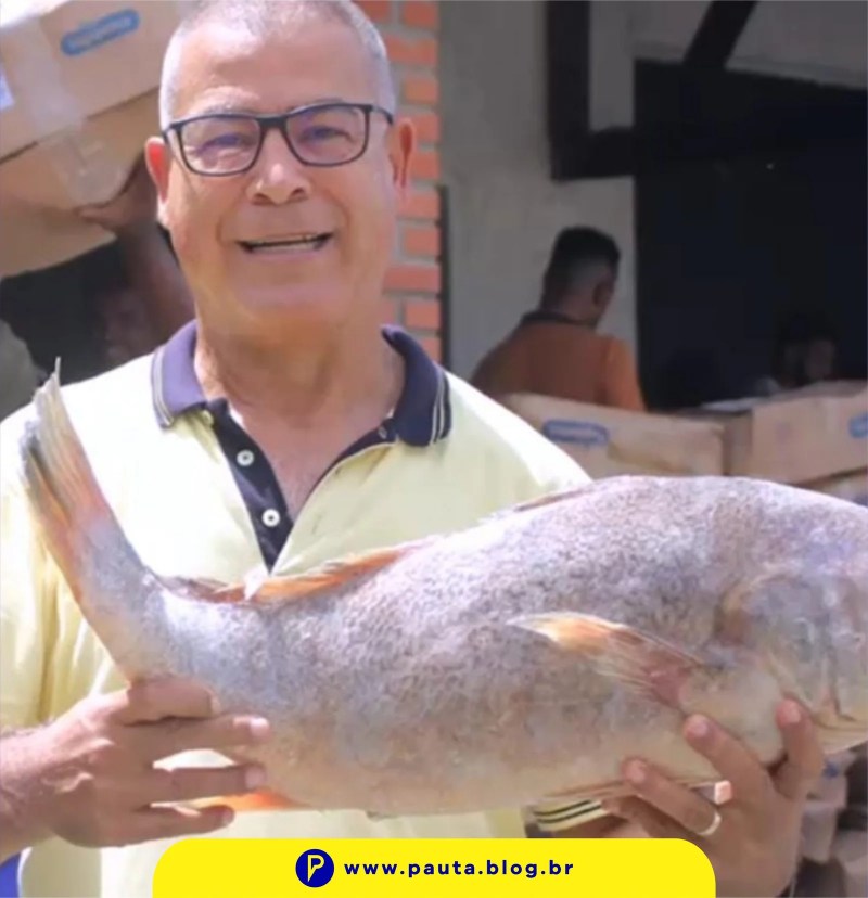 Semana Santa Prefeito Ferlú Mansur Entrega Peixes Para Famílias De