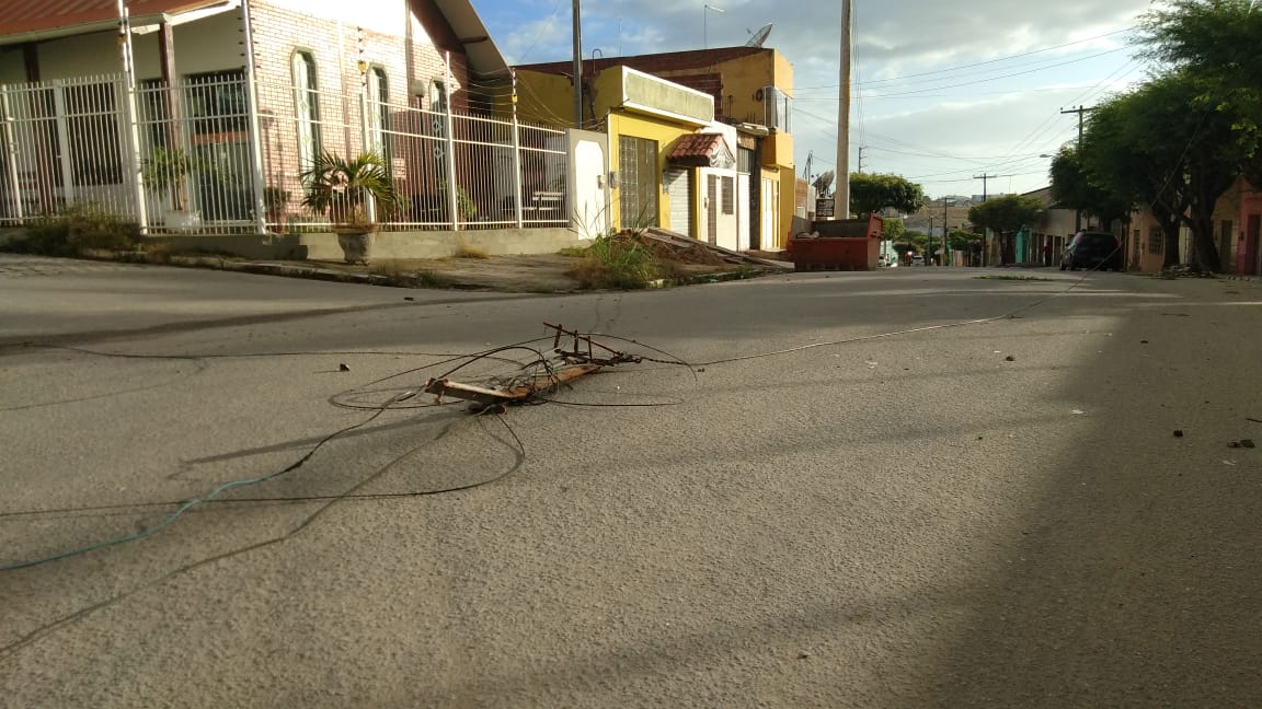 Gravatá Caminhão Derruba Fios De Alta Tensão Na Rua 7 De Setembro