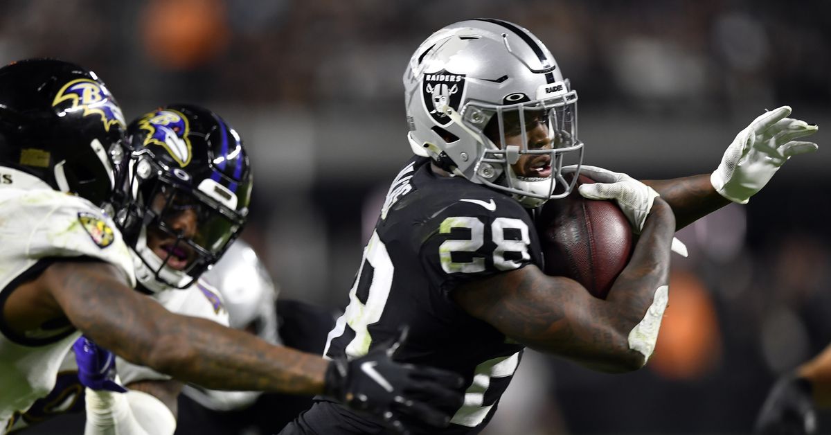 Raiders Rb Josh Jacobs Not Making A Case For An Extension