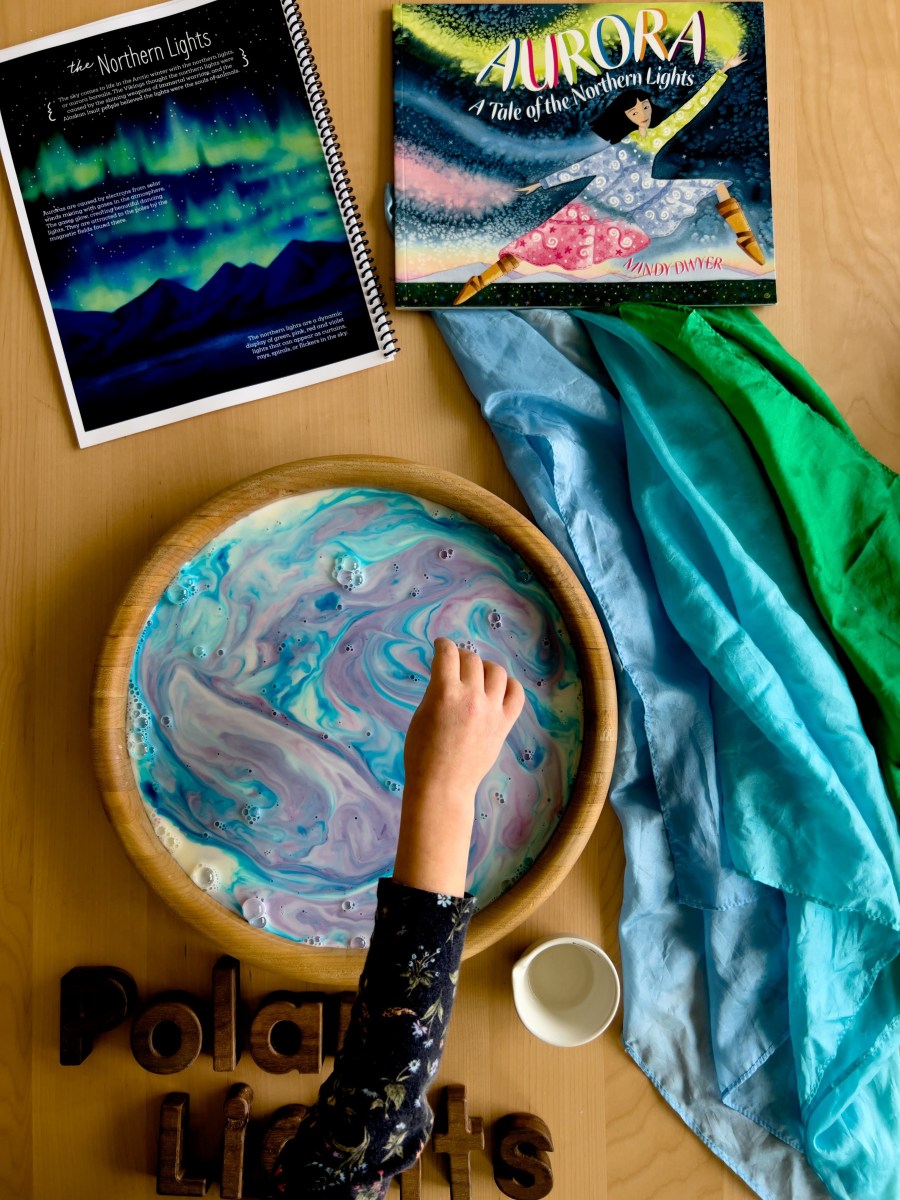 Make The Northern Lights Sensory Tray Science Experiment