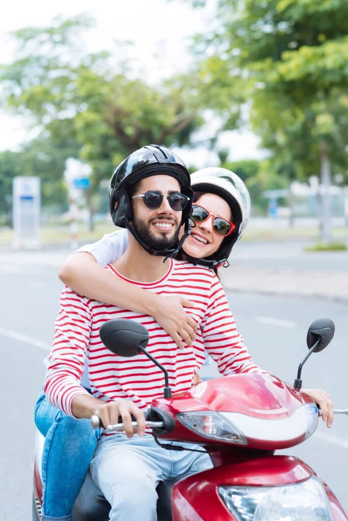 Como Ir Dos Personas En Moto Marcando Rumbo