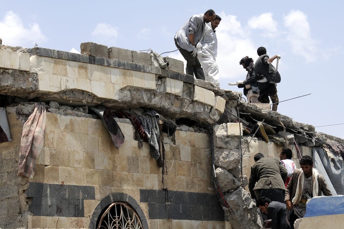 Saudi Led Coalition Air Raid Puts Yemens Sanaa Airport Out Of Service