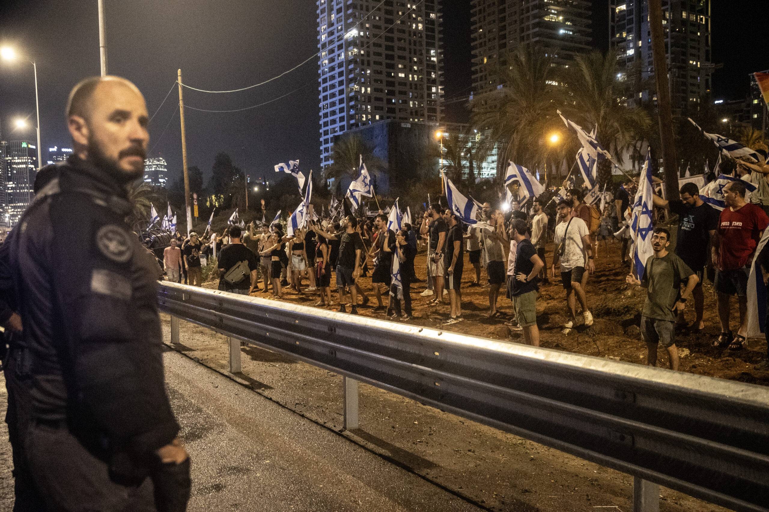 Israelis Block Highways Train Stations In Protest Against Judicial