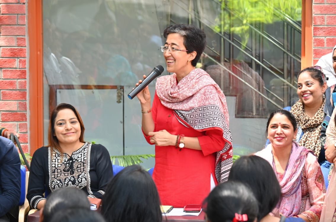 Atishi And Delhi Mayor Shelly Oberoi Hold Meeting With Contractual