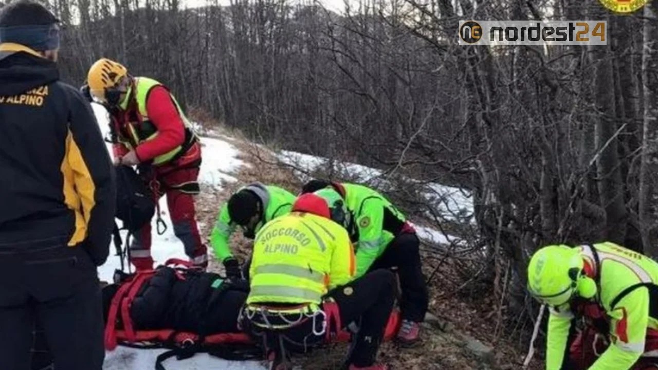 Scivola Sul Ghiaccio E Sbatte La Testa Ferito Un Escursionista Nordest24