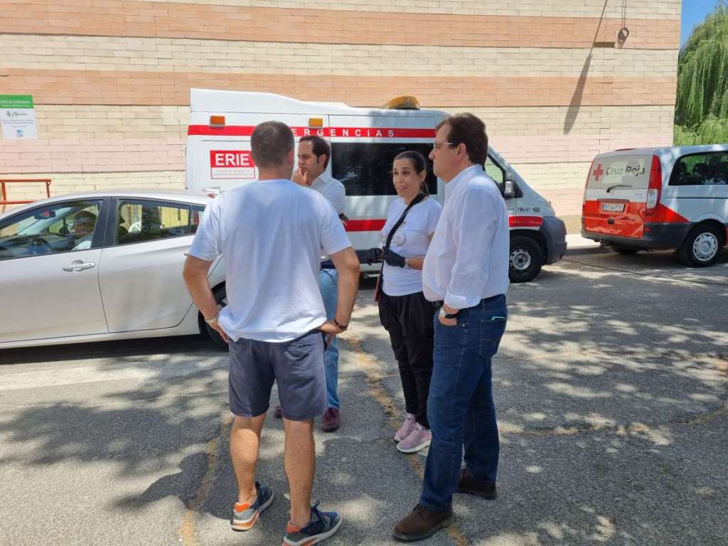 Fernández Vara Visita La Zona Afectada Por El Incendio De Sierra De