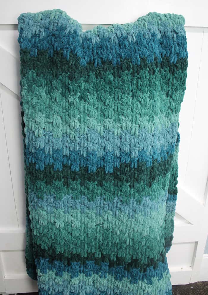 Easy Evergreen Ombre Chunky Crochet Throw Blanket A More Crafty Life