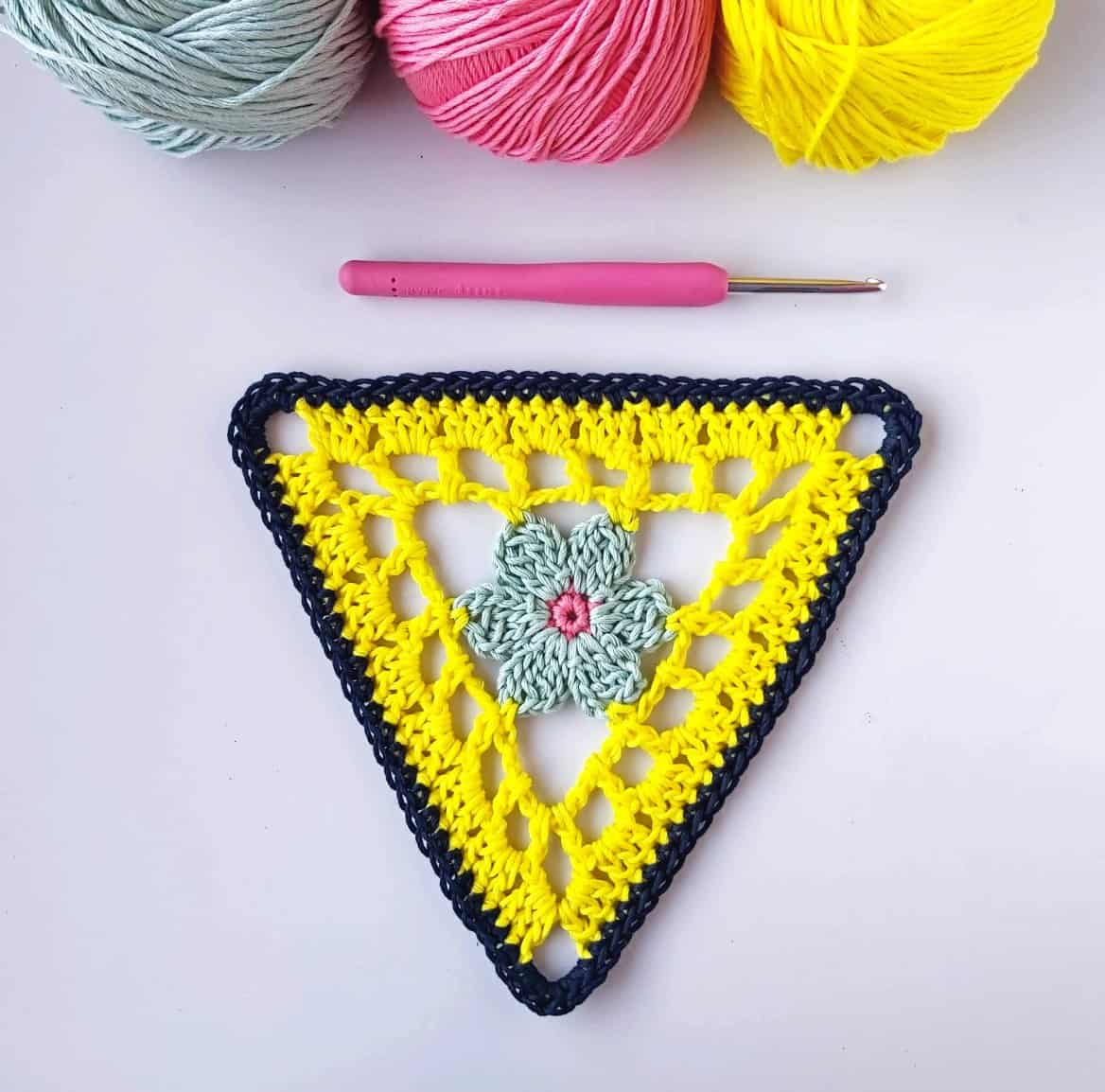 Crochet Flower Bunting Free Pattern Annie Design Crochet