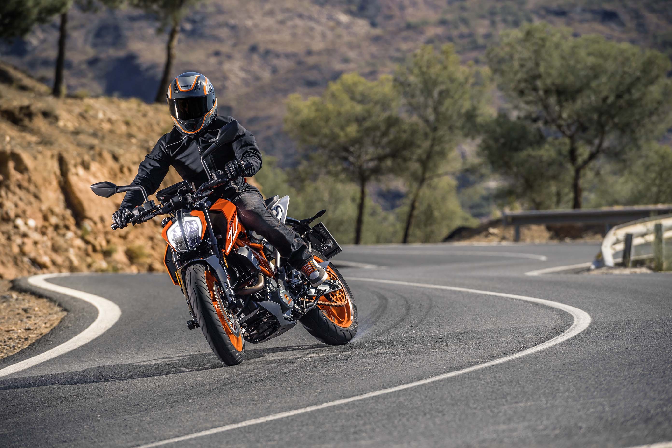 Ktm 390 Duke Gets A Facelift For 2017