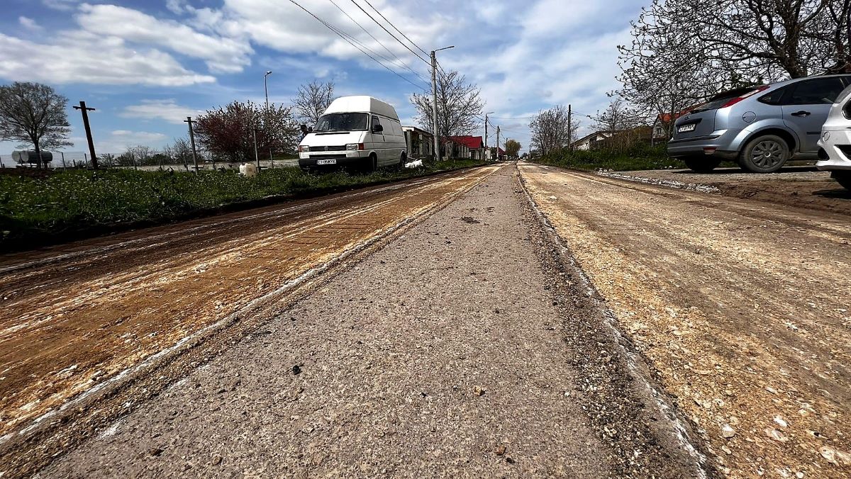 Foto Primăria Mihail Kogălniceanu A început Lucrările De Asfaltare A