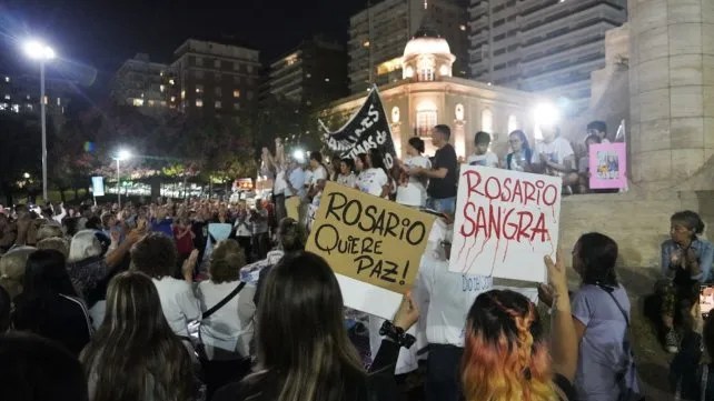 Marcha Contra La Inseguridad En El Monumento A La Bandera Cadena Oh