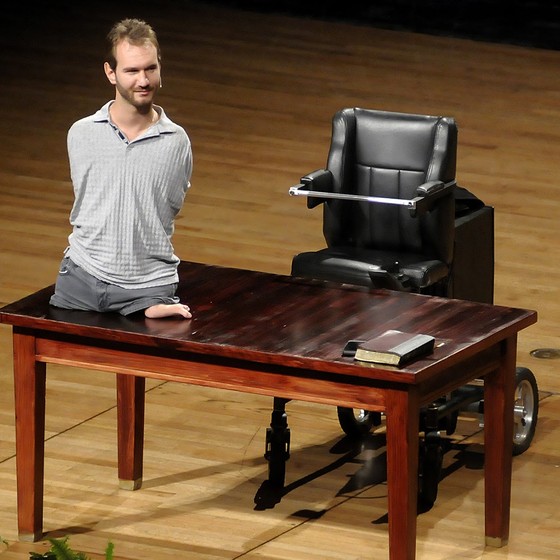 Exemplo De SuperaÇÃo E Autor De Best Seller Nick Vujicic Desembarca No