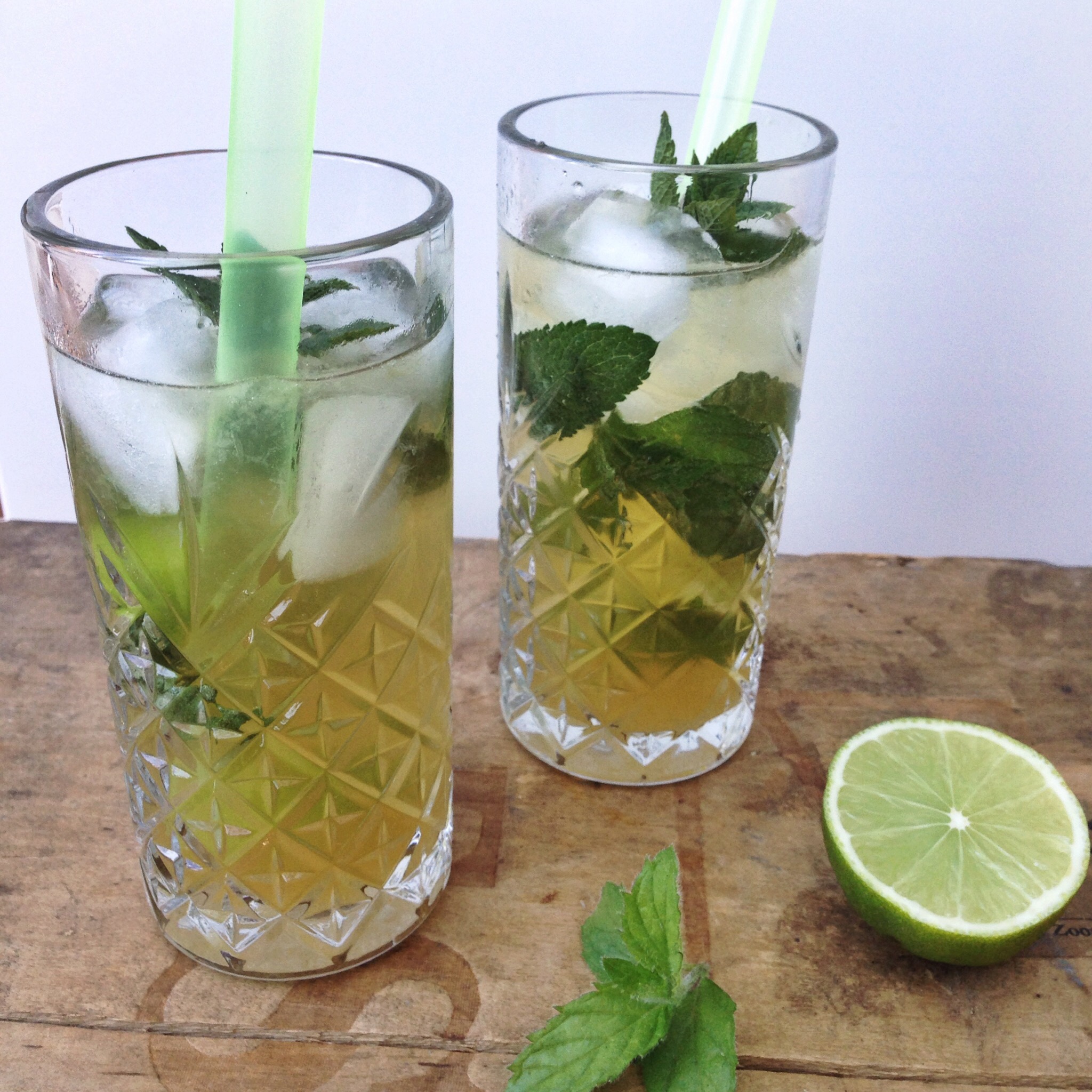 Mojito Cocktail Met Muntsiroop Cookingdom