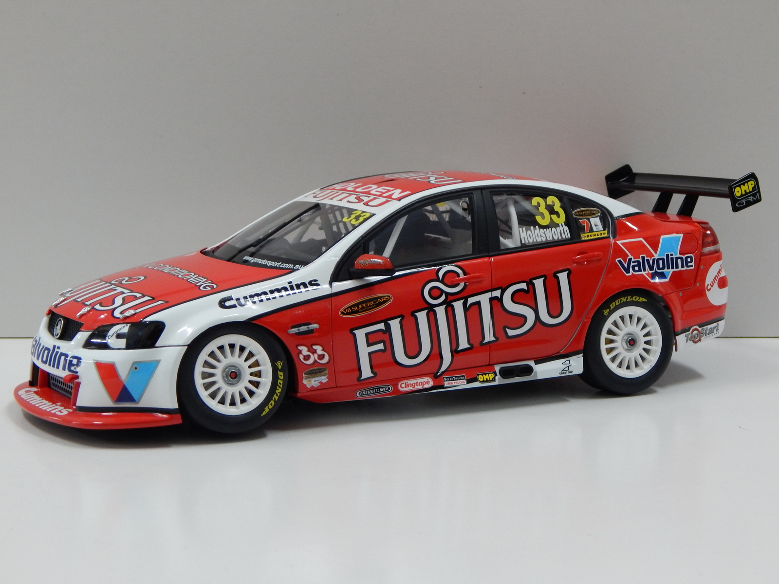 Holden Ve Commodore Fujitsu Racing Grm 33 Lee Holdsworth 2010