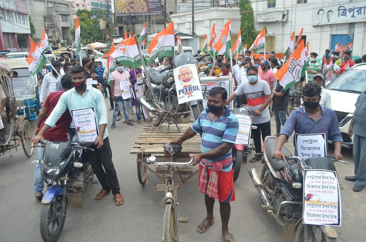 Tripura Congress Workers Stage Protest Against Fuel Price Hike Eastmojo