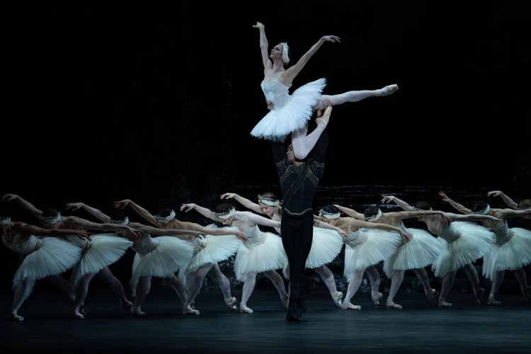 Photo Album Polina Semionova And Brandon Lawrence In Swan Lake