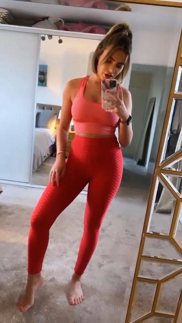 Megan Barton Hanson Hot Body And Sexy Pokies In Instagram Video Hot