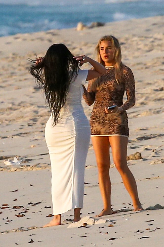 Kylie Jenner Sexy Big Ass On The Beach In Turks And Caicos Hot Celebs